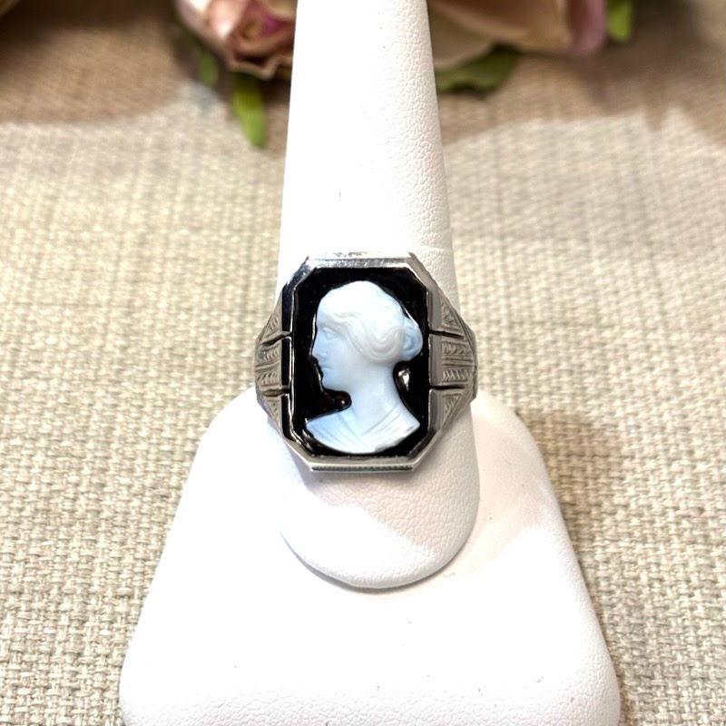 14kw Cameo Ring – Thompson Jewelers