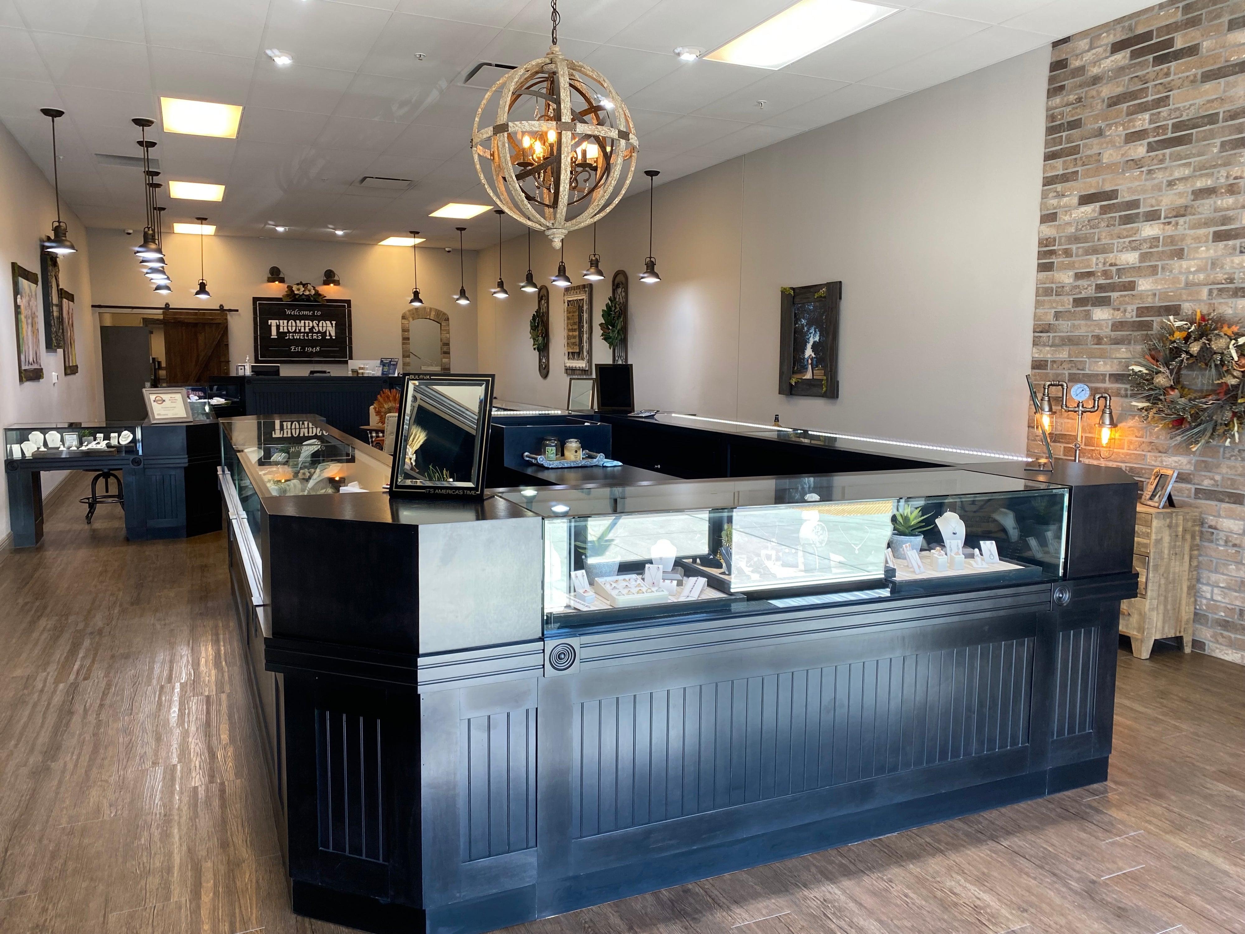 Necklaces, Pendants & Charms – Thompson Jewelers